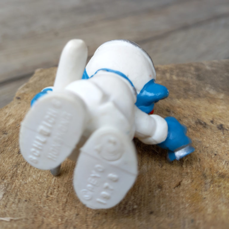 20037 Doctor Smurf with Blue Thermometer (Arzt Schlumpf) #1 - Willow ...