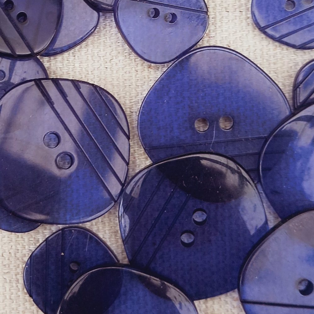 25mm Button Blue Translucent 1980s NOS (BUT-061L) - Willow Bank ...