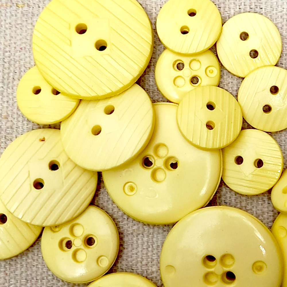 28mm Button Light Yellow 1980s NOS (BUT-066L) - Willow Bank Heritage ...
