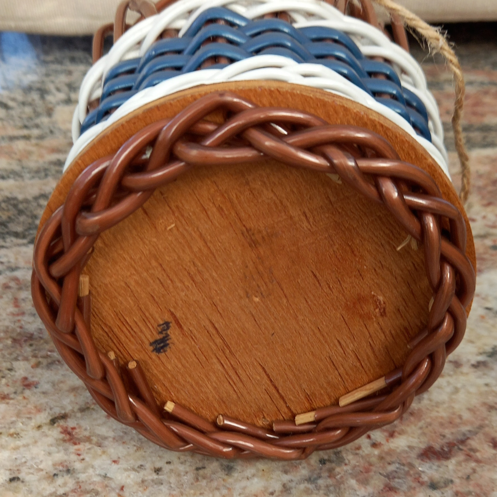 Retro Plastic Wicker Wool/String Holder (MIS-032) - Willow Bank ...