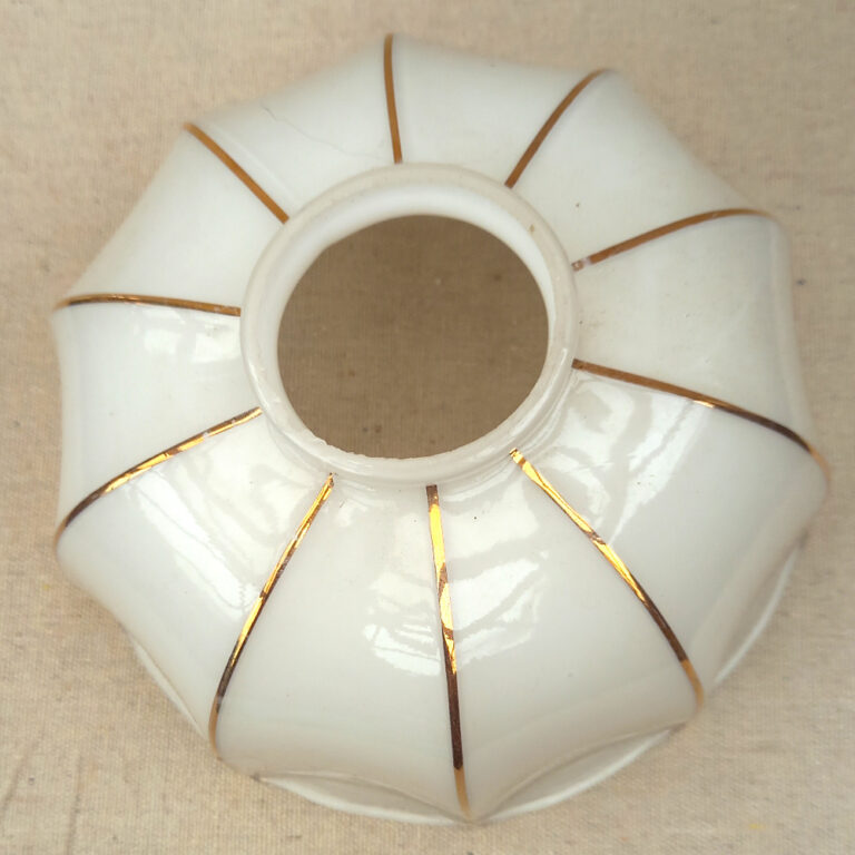 Antique Decagon Glass Lamp Shade White (LAMP-009) - Willow Bank ...